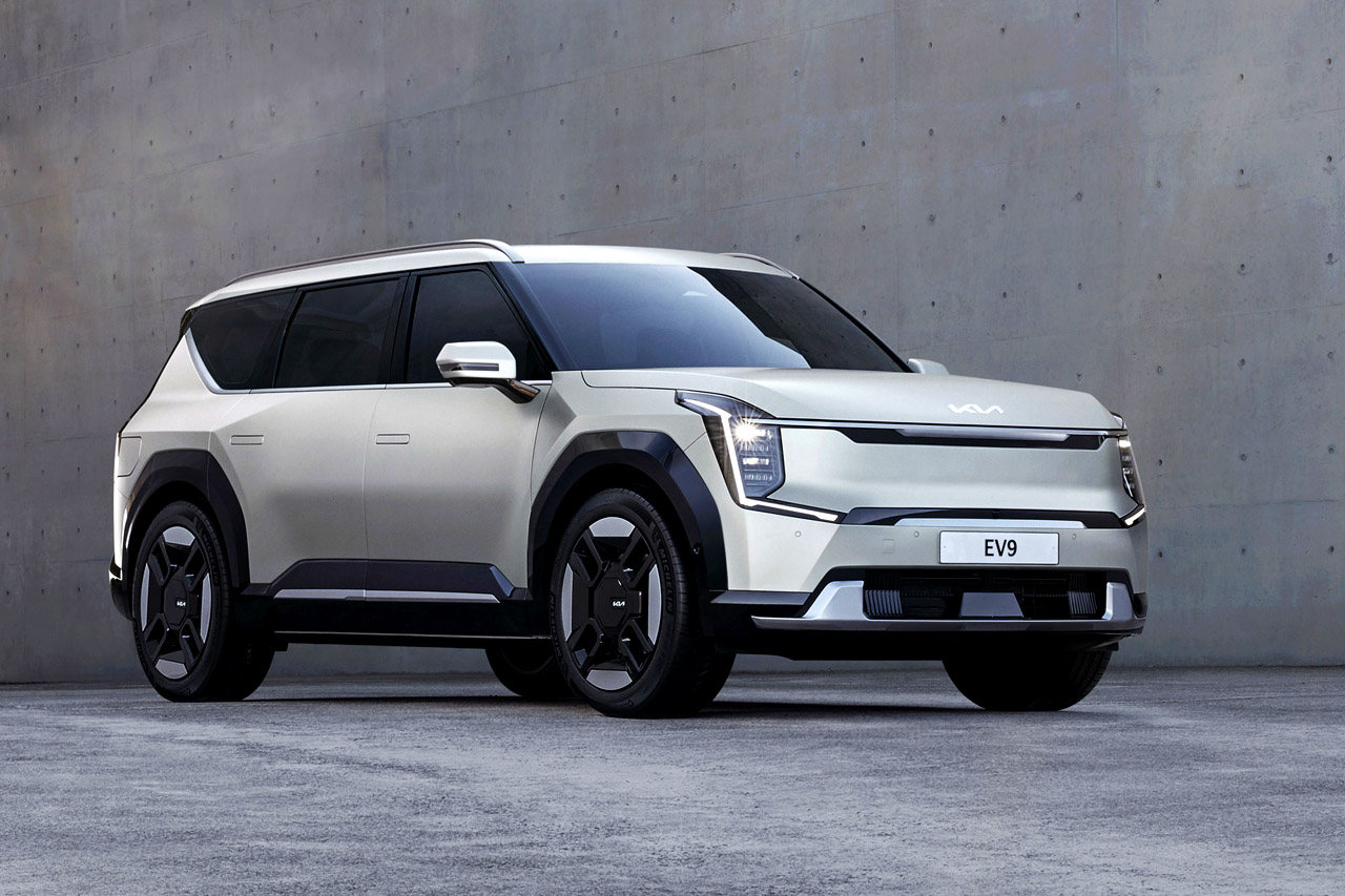 "공개된 디자인이랑 다른데?" 기아 EV9 달라진 디자인의 차량 포착