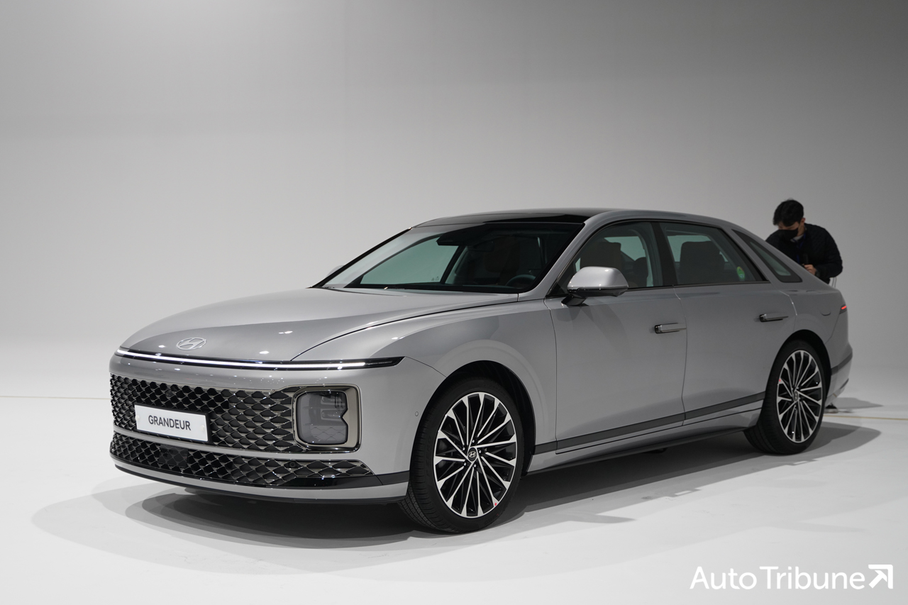 "결국 그랜저도 피하지 못한 할인 전쟁".. 月 1만대 넘게 팔고도 '눈물의 할인'