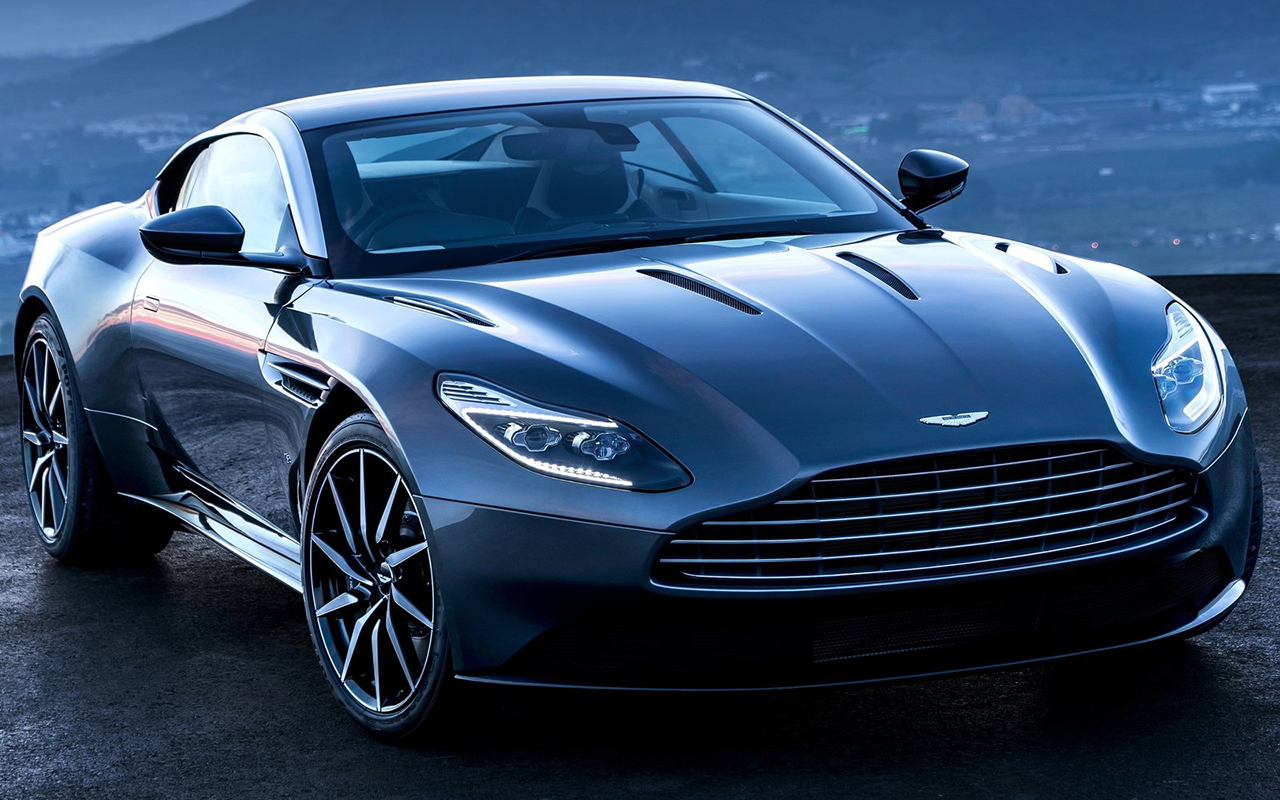 "와 미친, 존재감 폭발"... 공익 근무 중인 송민호, 슈퍼카 타고 출퇴근 하나?