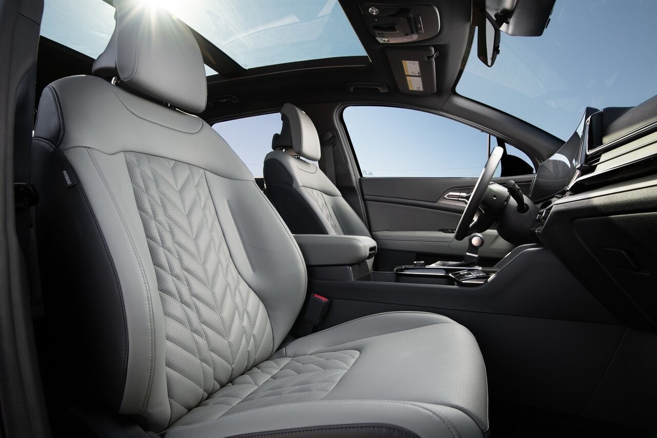 "세계 최초의 도심형 SUV"... 스포티지 출시 30년, 스페셜 모델은 어떻게 다를까?