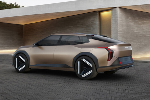 "이대로만 나오면 대박".. 기아 EV4 예상도 공개, 폴스타가 생각나는 이유는?