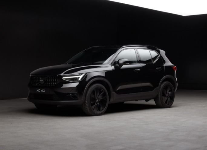 "한국에도 출시될까"... 이름 바뀐 볼보 전기차, EX40&EC40 블랙 에디션 매력은?