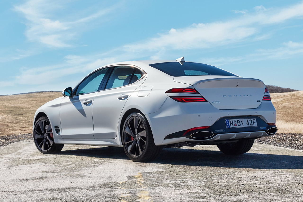 "아반떼 N 대신 어때"... 제네시스 후륜 스포츠 세단, 350만 원 할인으로 매력 높이나?