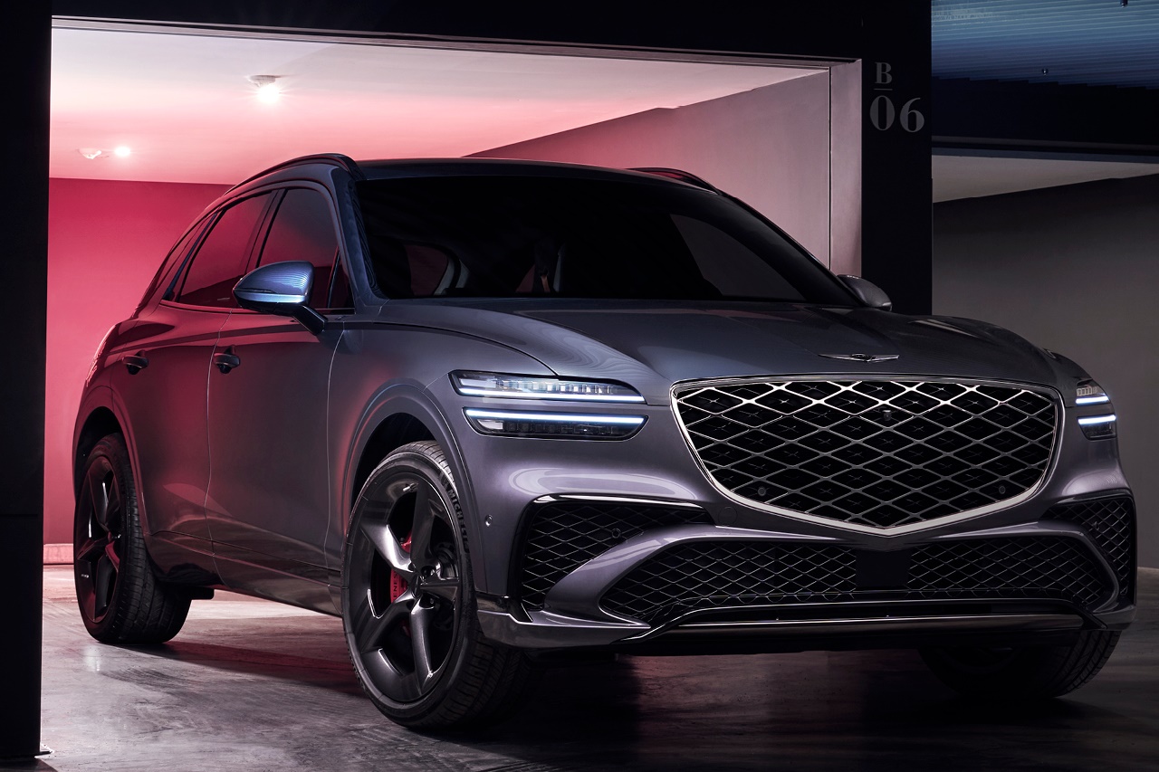 "결국 소비자가 이겼다"... 신형 GV70 공개, 주목할 만한 변화는?