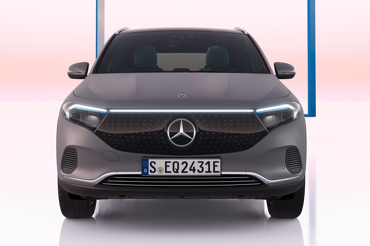 "가격 동결이 트렌드인가?"... 벤츠 신형 전기 SUV, 이제는 돈값 할 수 있을까?