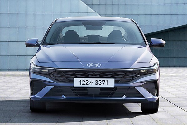 "상황에 맞춰 뒤엎은 전략"... 아반떼-투싼, 2026년 신형 출시