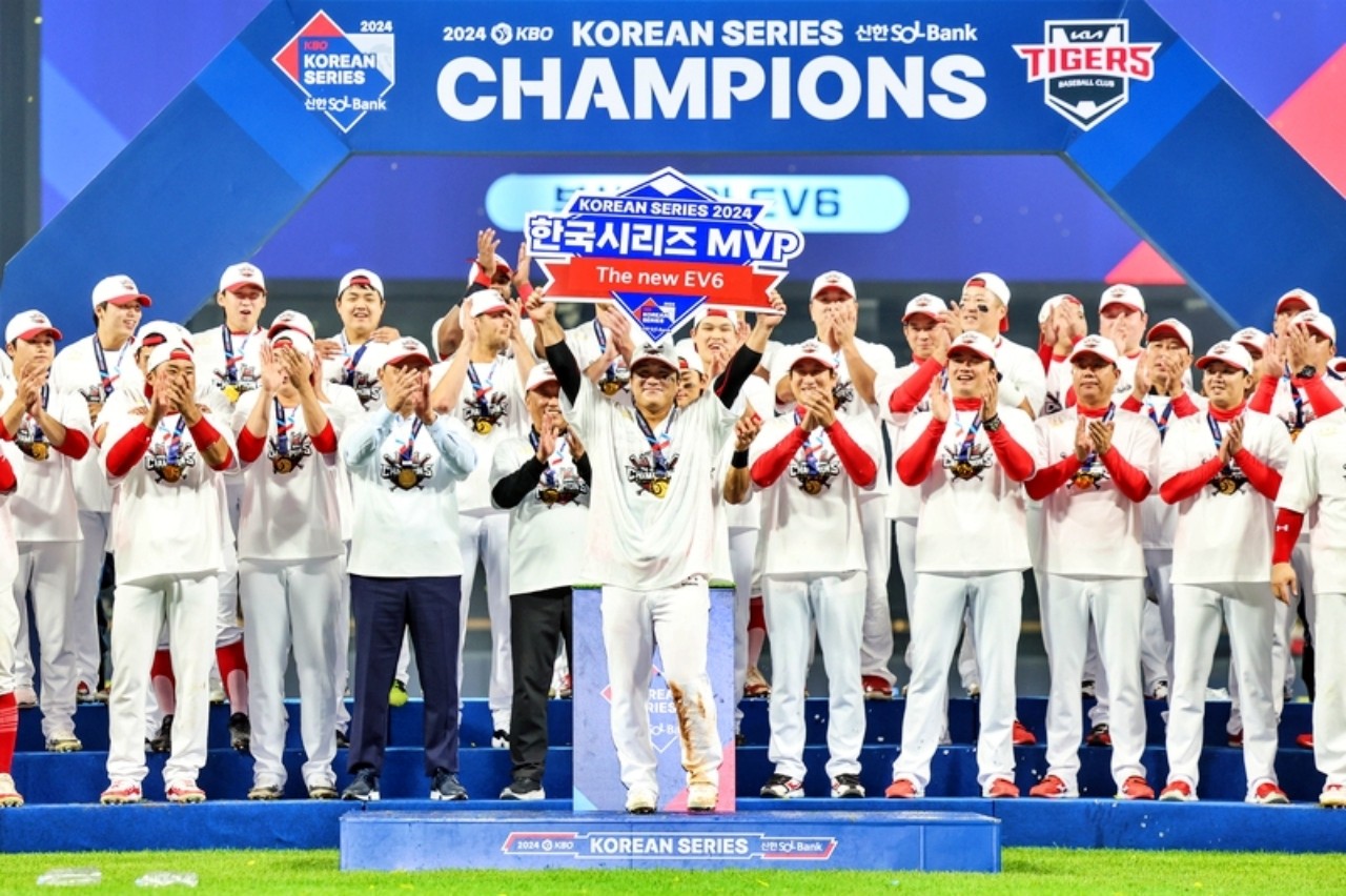 "EV3 이어 EV9"... MVP 김도영, 차만 두 대 받았다