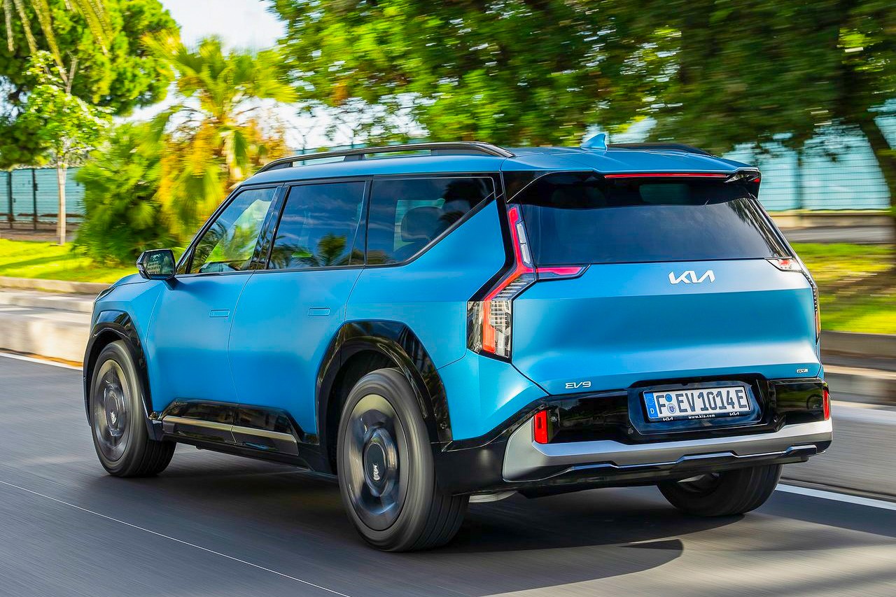 1회 충전으로 500km 이상 달리는 전기차 BEST 8