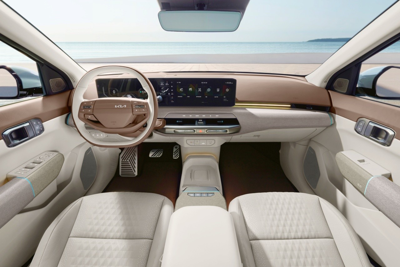 "요즘 누가 테슬라 사요"... 기아 EV4, 3천만 원대 최고 갓성비 출시