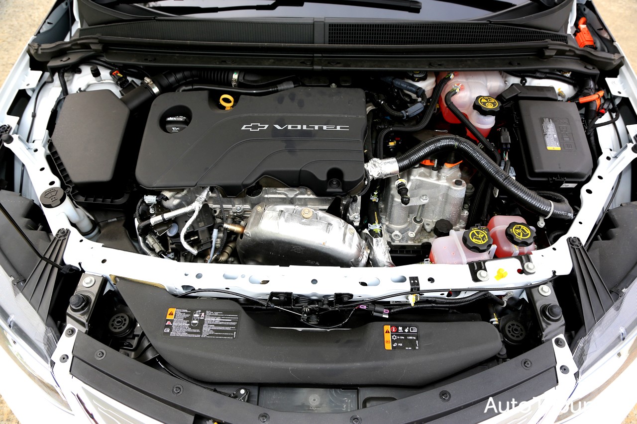 "1회 충전 1200km 주행"... 제네시스 GV90, 전기차에 엔진 탑재하나?