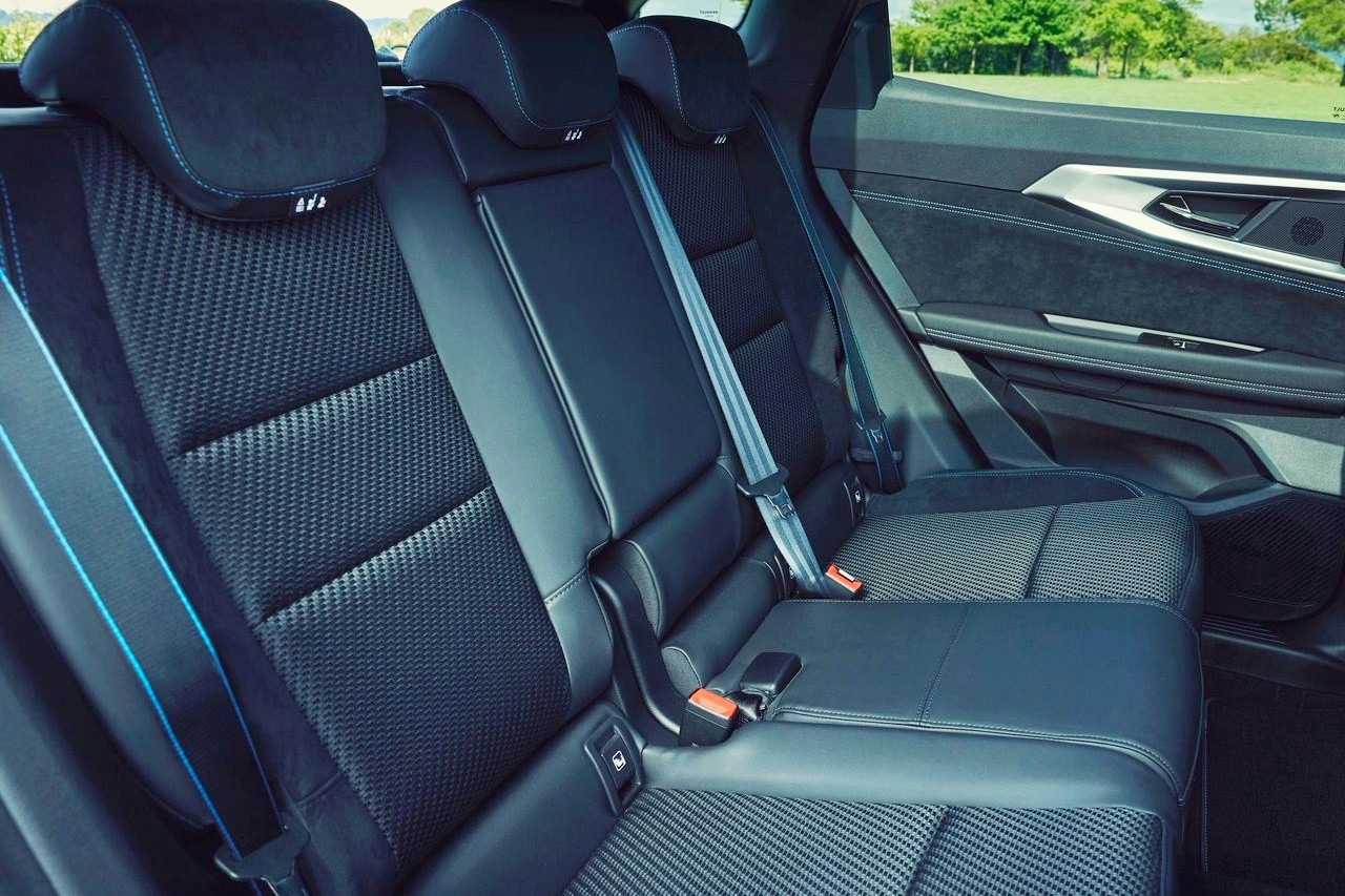 "연비는 24km/l"... 압도적 효율성 SUV, 국내 출시도?