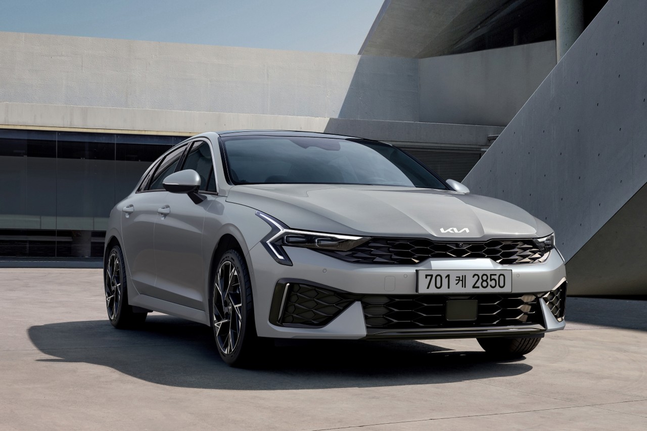 "연식변경으로 갓성비"... 기아, 2026 K5와 K8 동시 출시